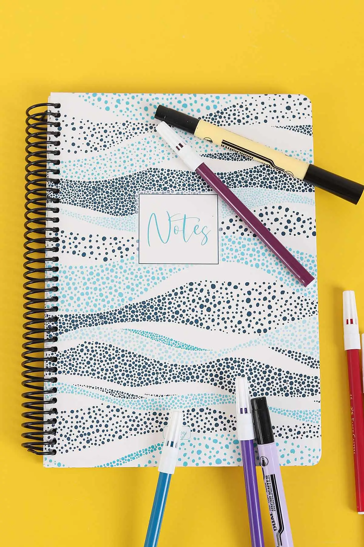 17x24 Tokaç Sert Kapak Spiralli 96 Yaprak Çizgili Defter 285699