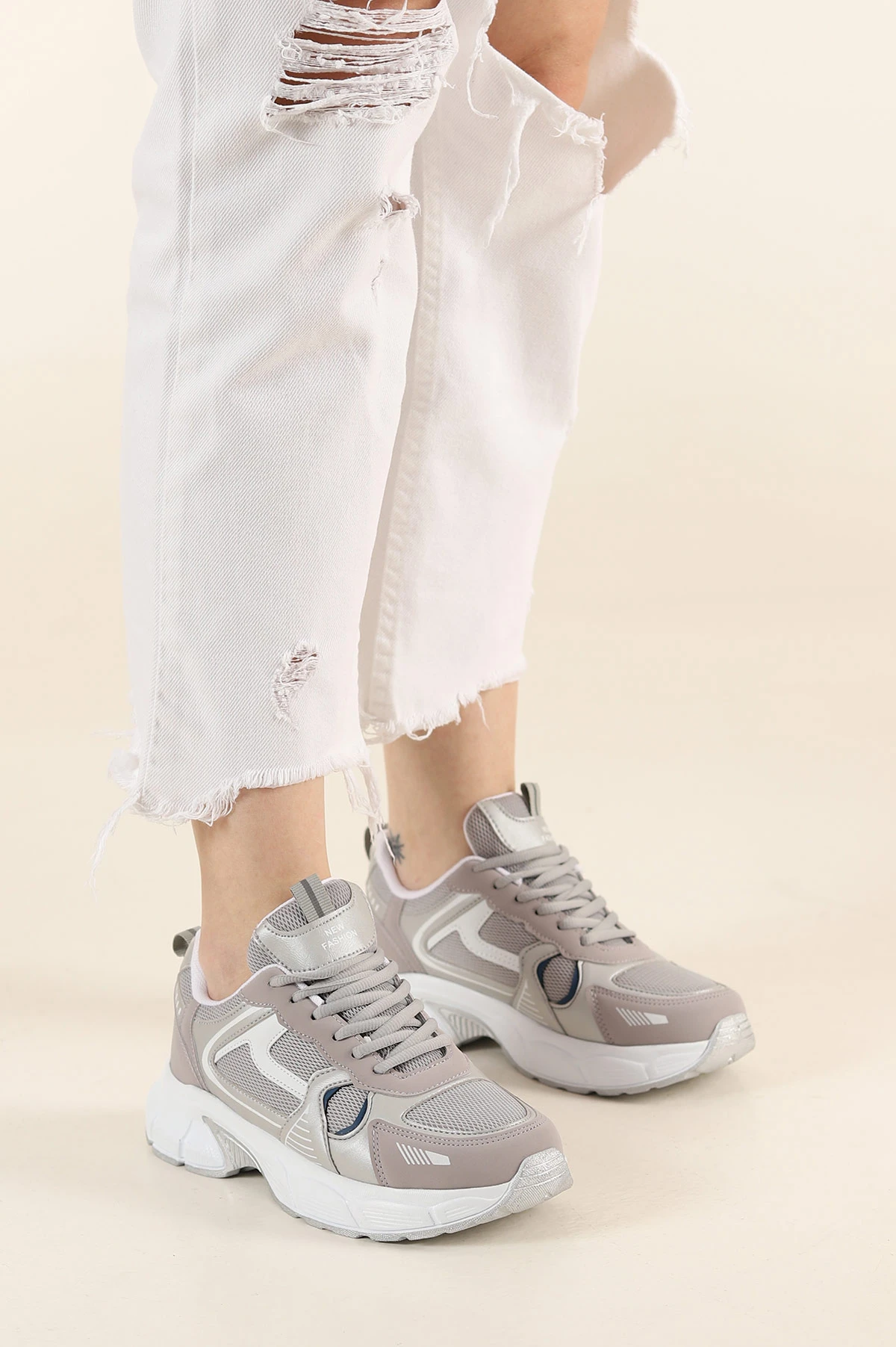 Antrasit Beyaz Yüksek Taban Bağcıklı Spor Ayakkabı 255689 | ModamızBir | Modamizbir.Com