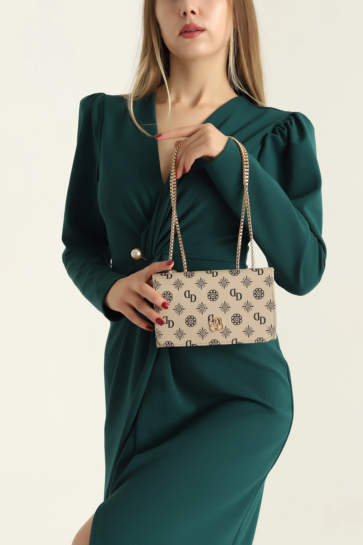 Bej Mıknatıs Kapaklı Desenli Kadın Omuz Çantası 309605