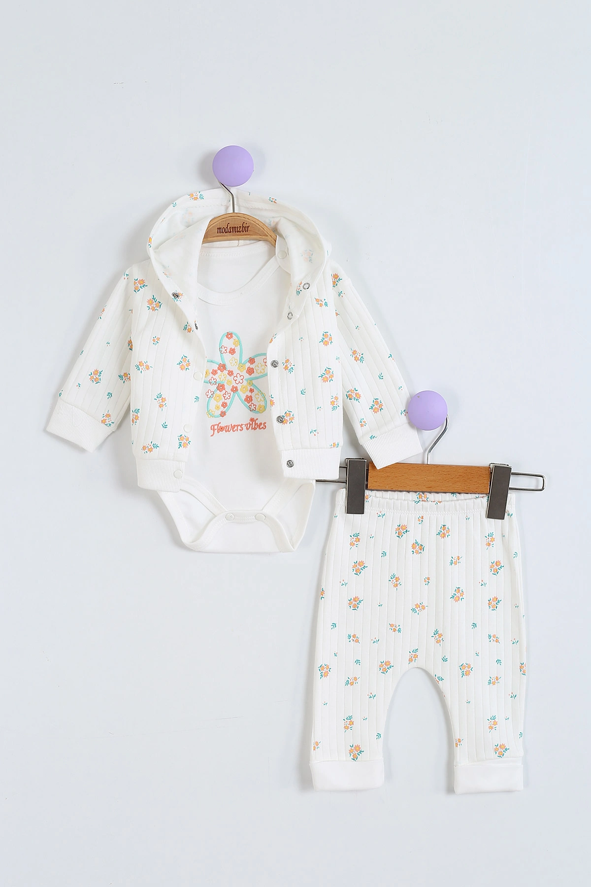 Beyaz (3-9 Ay)Çiçek Nakışlı Kapüşonlu 3'lü Kız Bebek Takım 297003