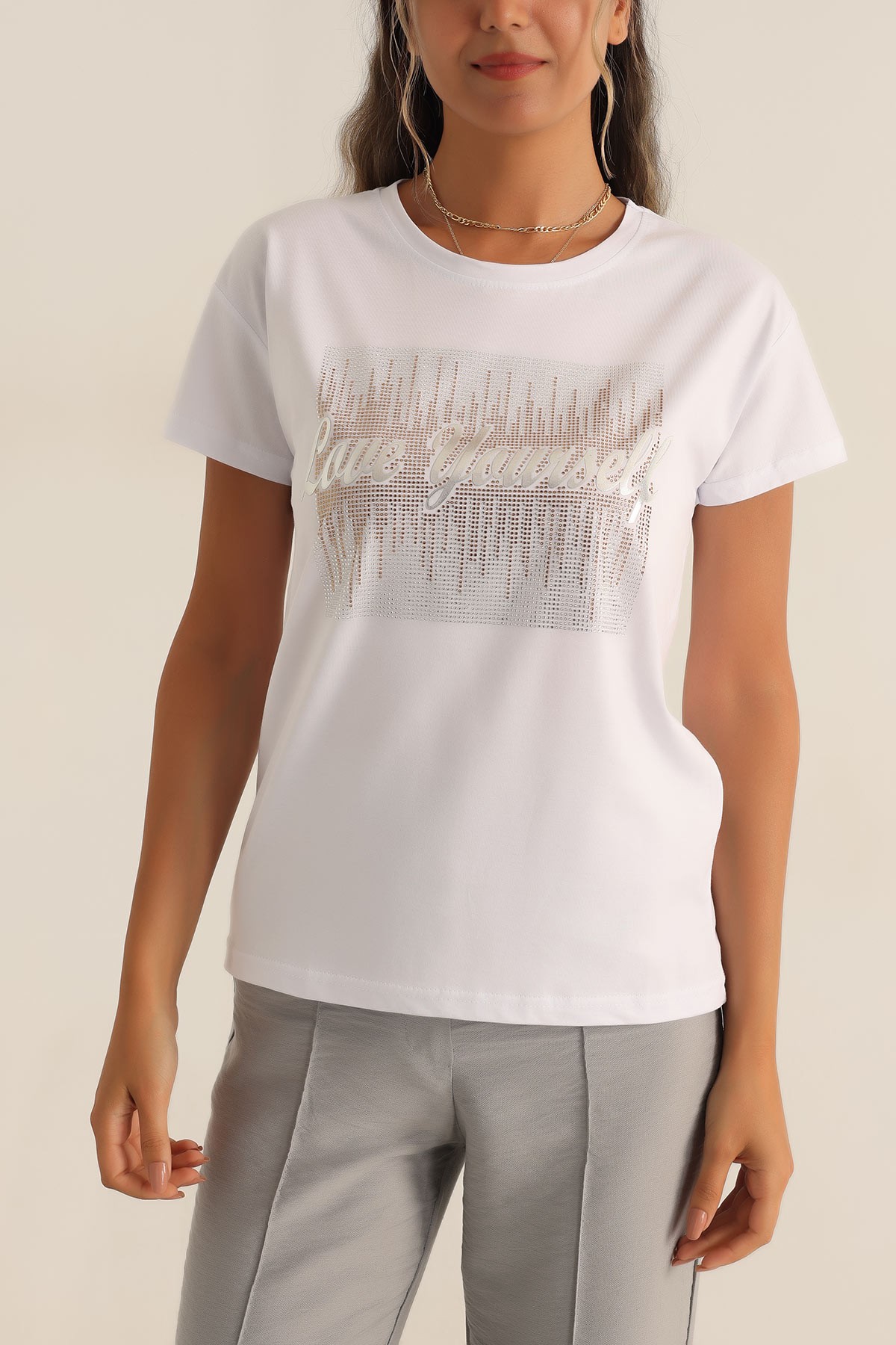 Beyaz İşlemeli Tasarım Bayan Tişört 194209 | ModamızBir | Modamizbir.Com