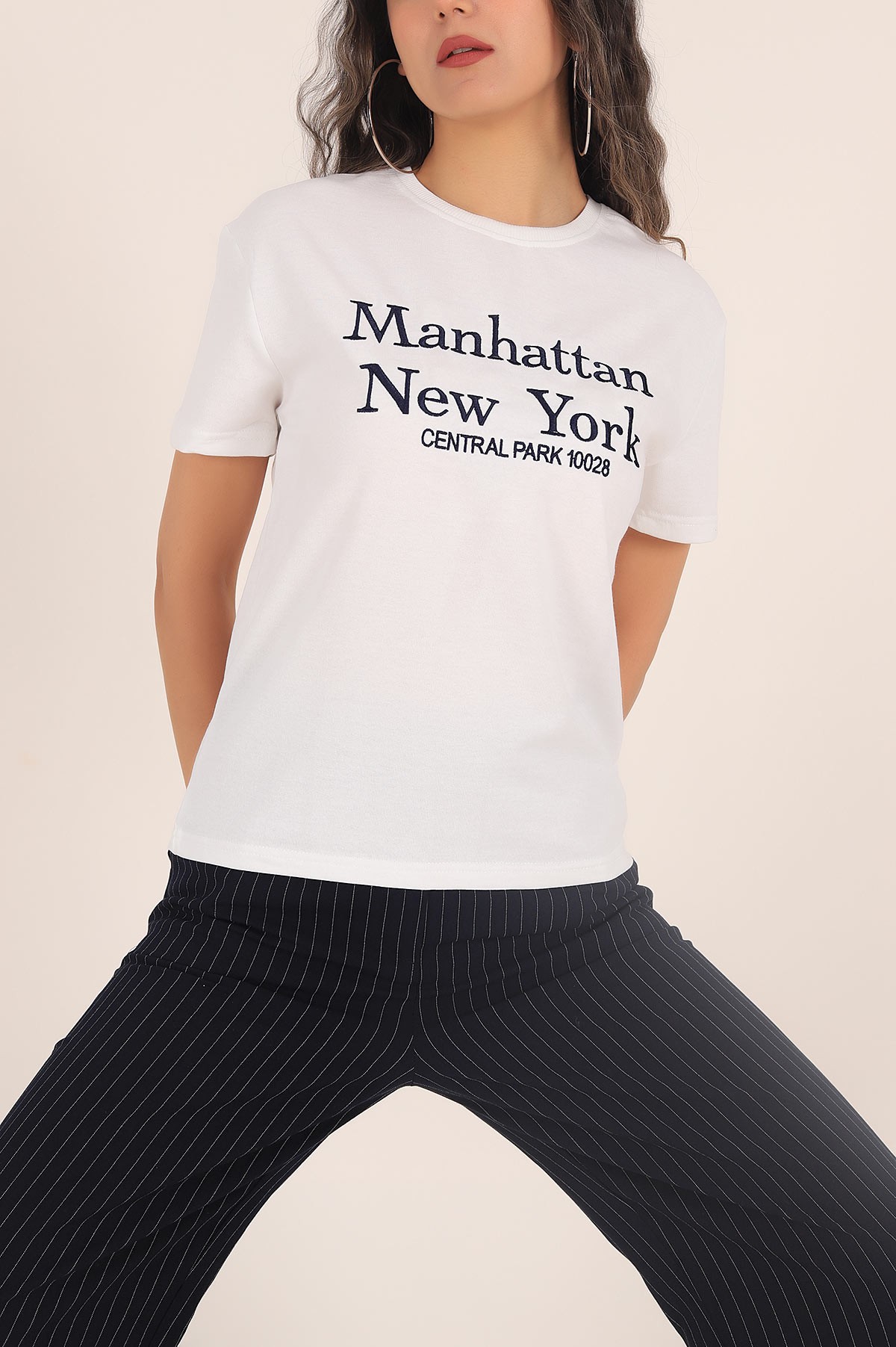 Beyaz Nakışlı İki İplik Tişört 170067 | ModamızBir | Modamizbir.Com