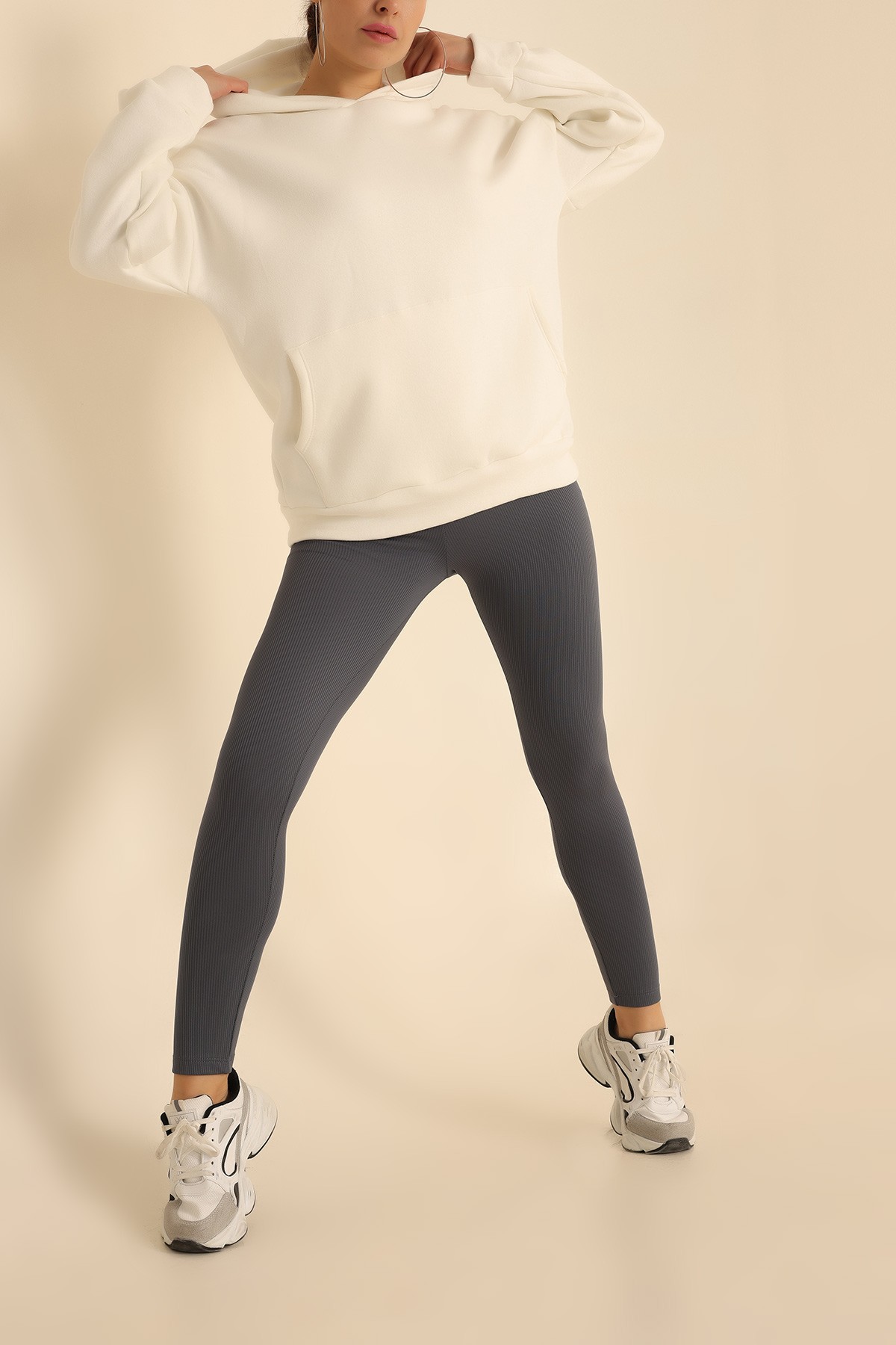 Beyaz Şardonlu Kanguru Cepli Sweat 219067 | ModamızBir | Modamizbir.Com