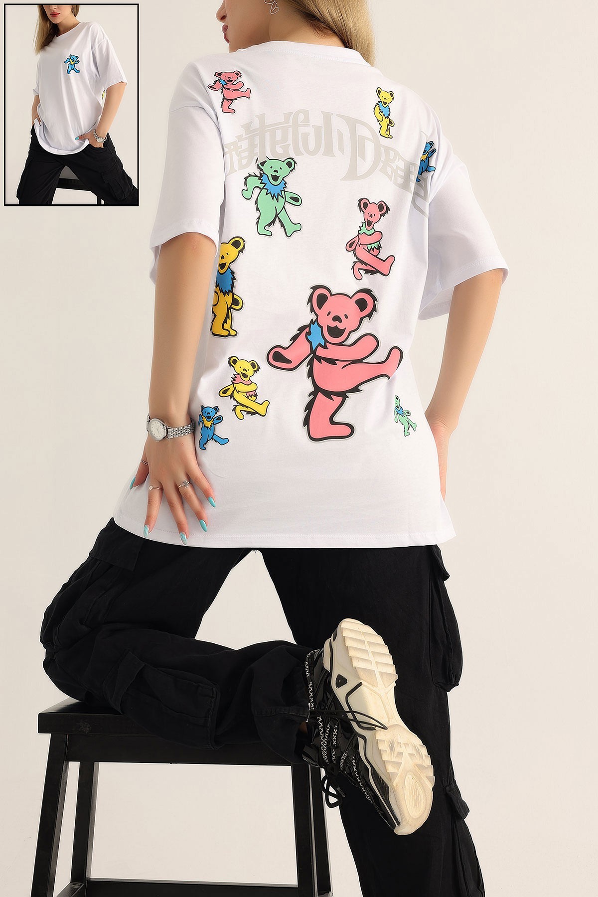 Beyaz Sırt Baskılı Bayan Tişört 173900 | ModamızBir | Modamizbir.Com