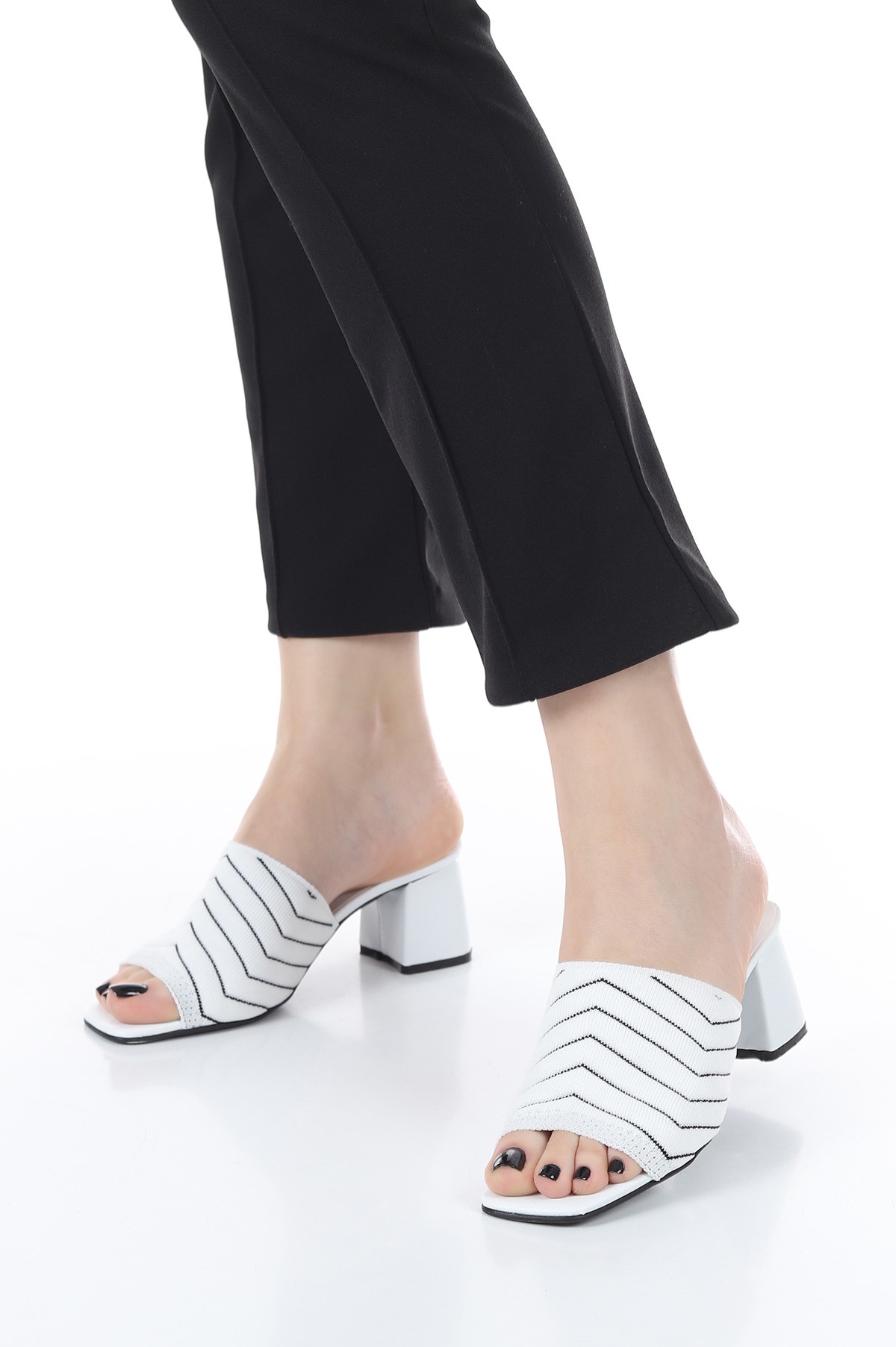 Beyaz Triko Topuklu Terlik 174044