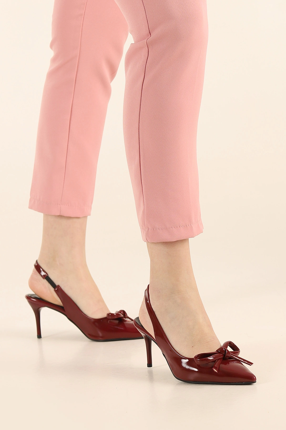 Bordo Rugan Sivri Burun Fiyonk Detaylı Kadın İnce Topuklu Ayakkabı 341890