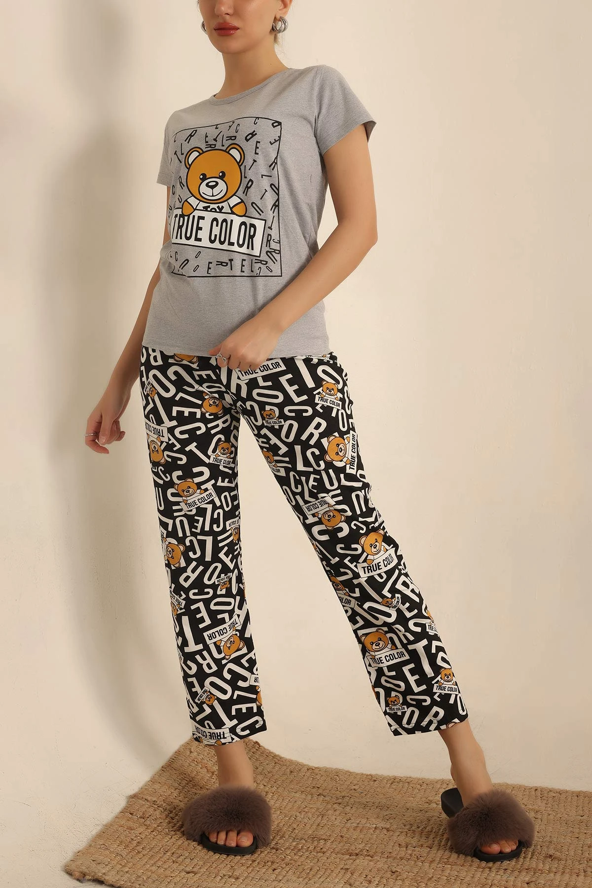 Gri Baskılı Bayan Pijama Takımı 237364 | ModamızBir | Modamizbir.Com Gri Baskılı Bayan Pijama Takımı 237364 | ModamızBir | Modamizbir.Com