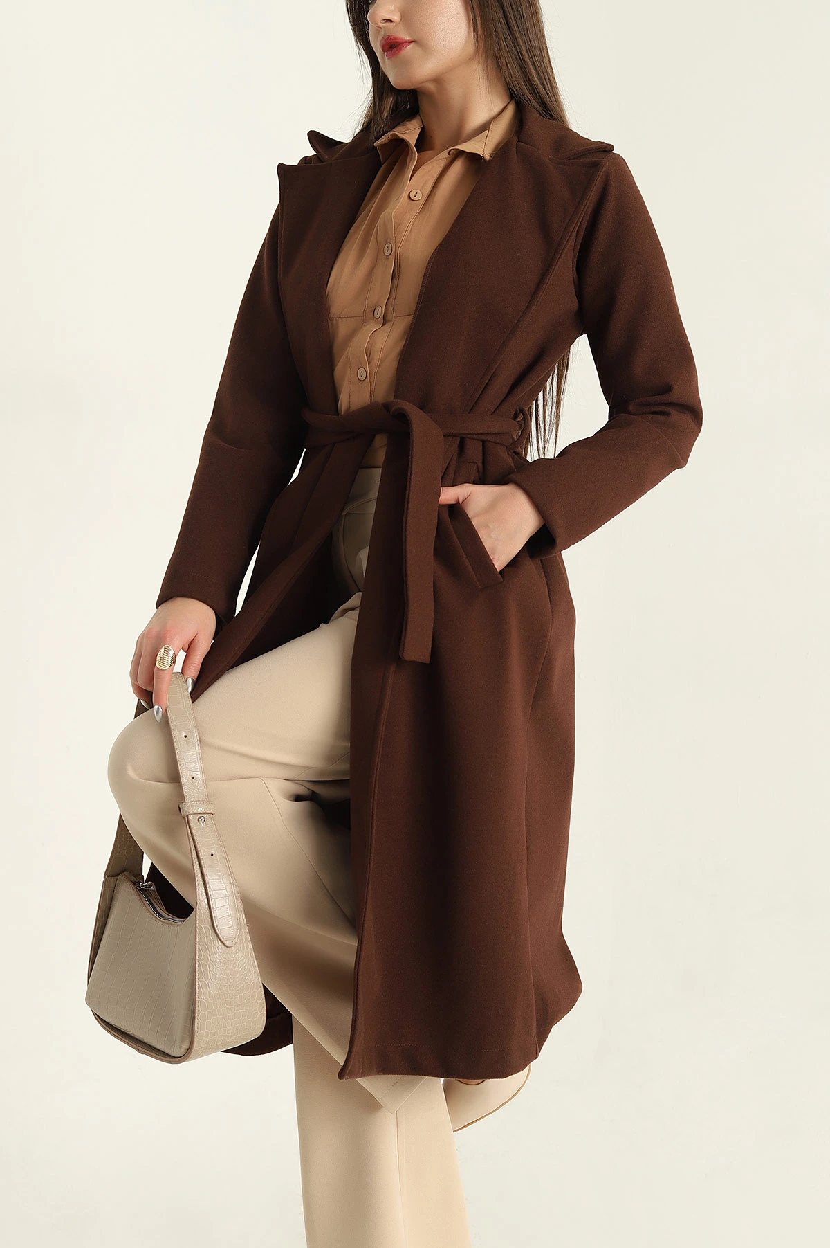 Kahverengi Kaşe Kuşaklı Cepli Bayan Kaban 321125