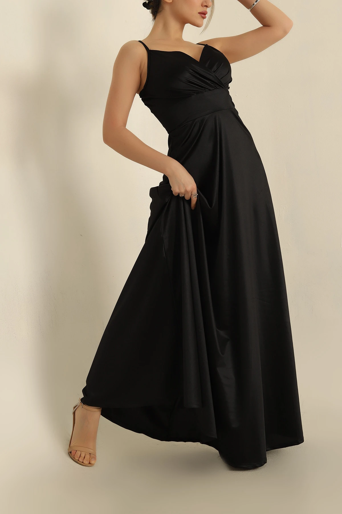 Siyah Askılı Saten Abiye 251616 Modamızbir Modamizbir Com