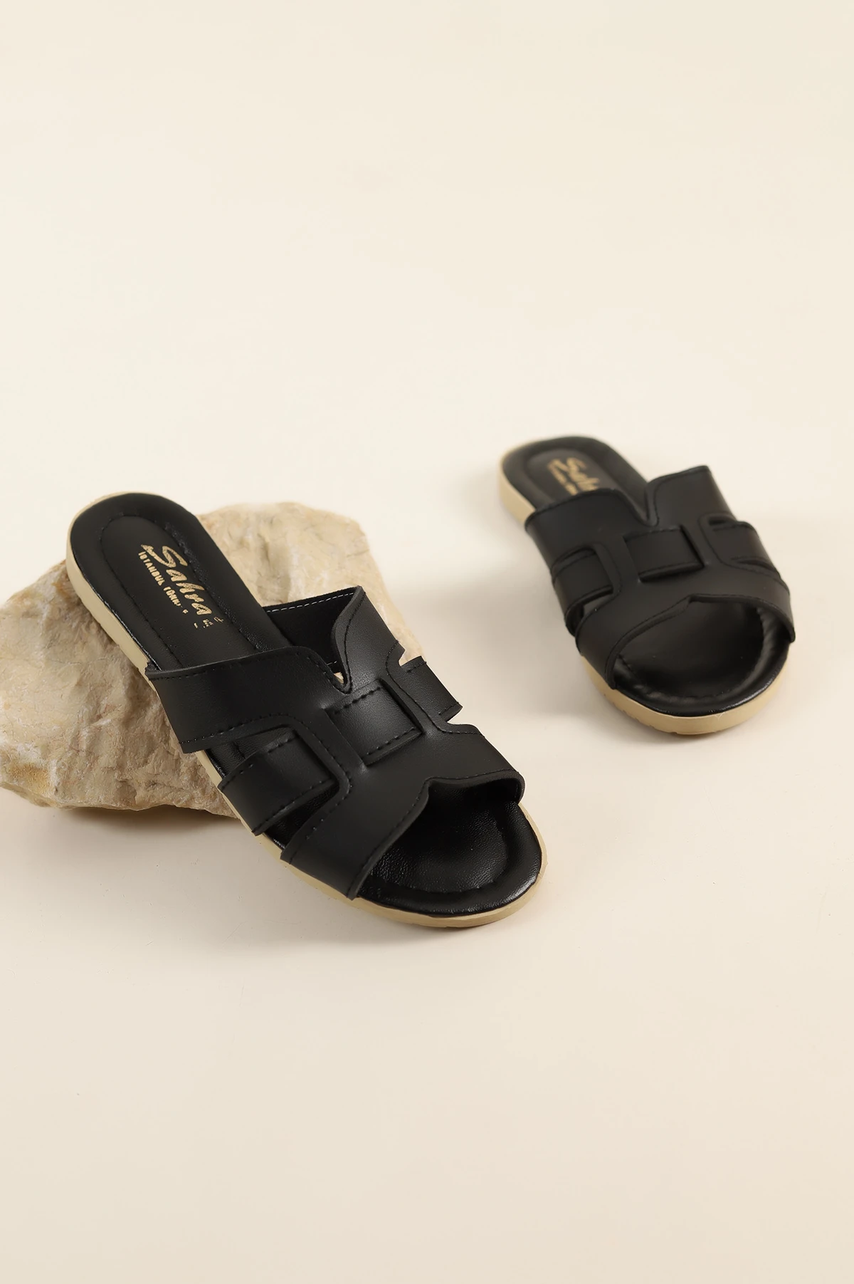 Siyah Bant Detay Düz Terlik 255226 | ModamızBir | Modamizbir.Com