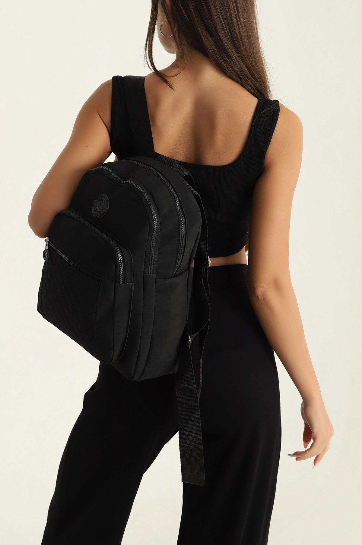 Siyah Kapitone Bol Gözlü Kadın Sırt Çantası 299140