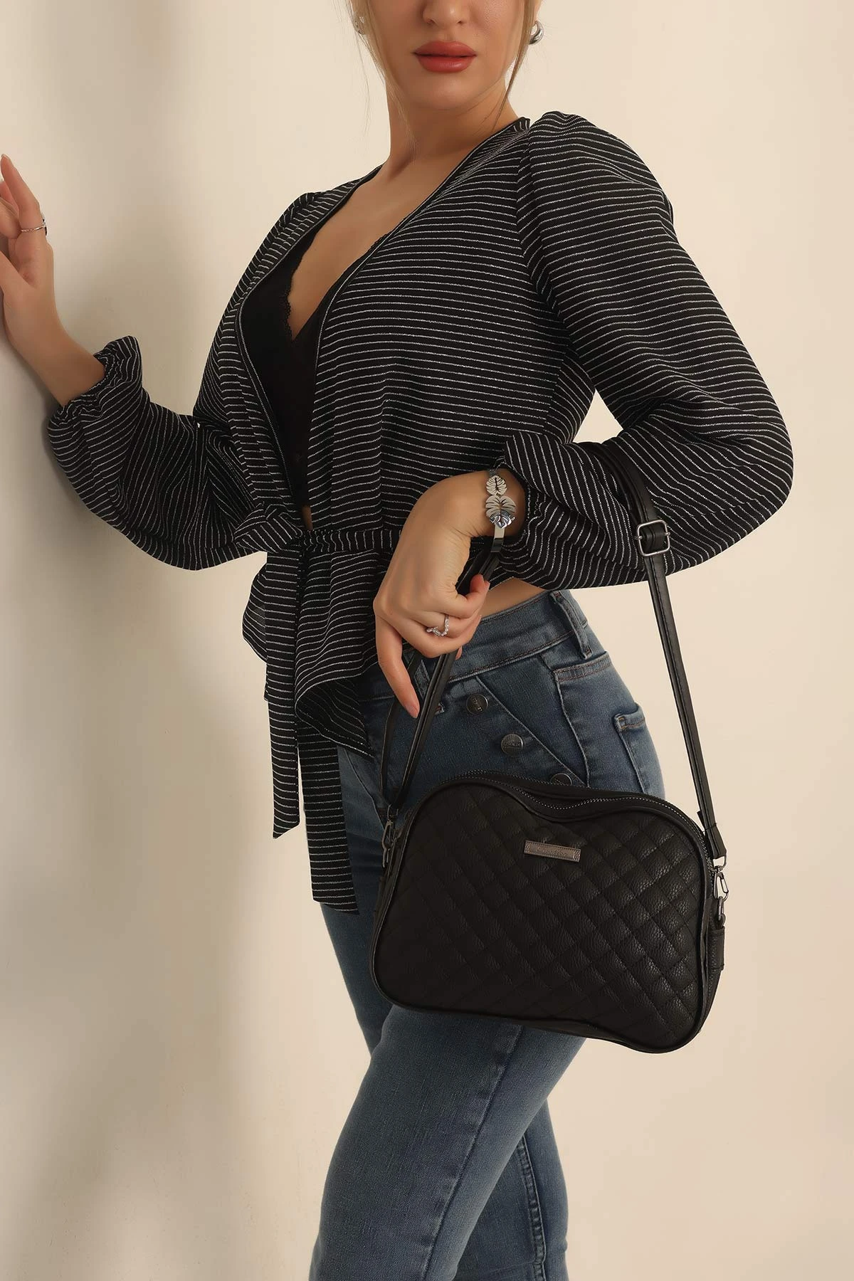 Siyah Kapitone Omuz Çantası 231338 | ModamızBir | Modamizbir.Com