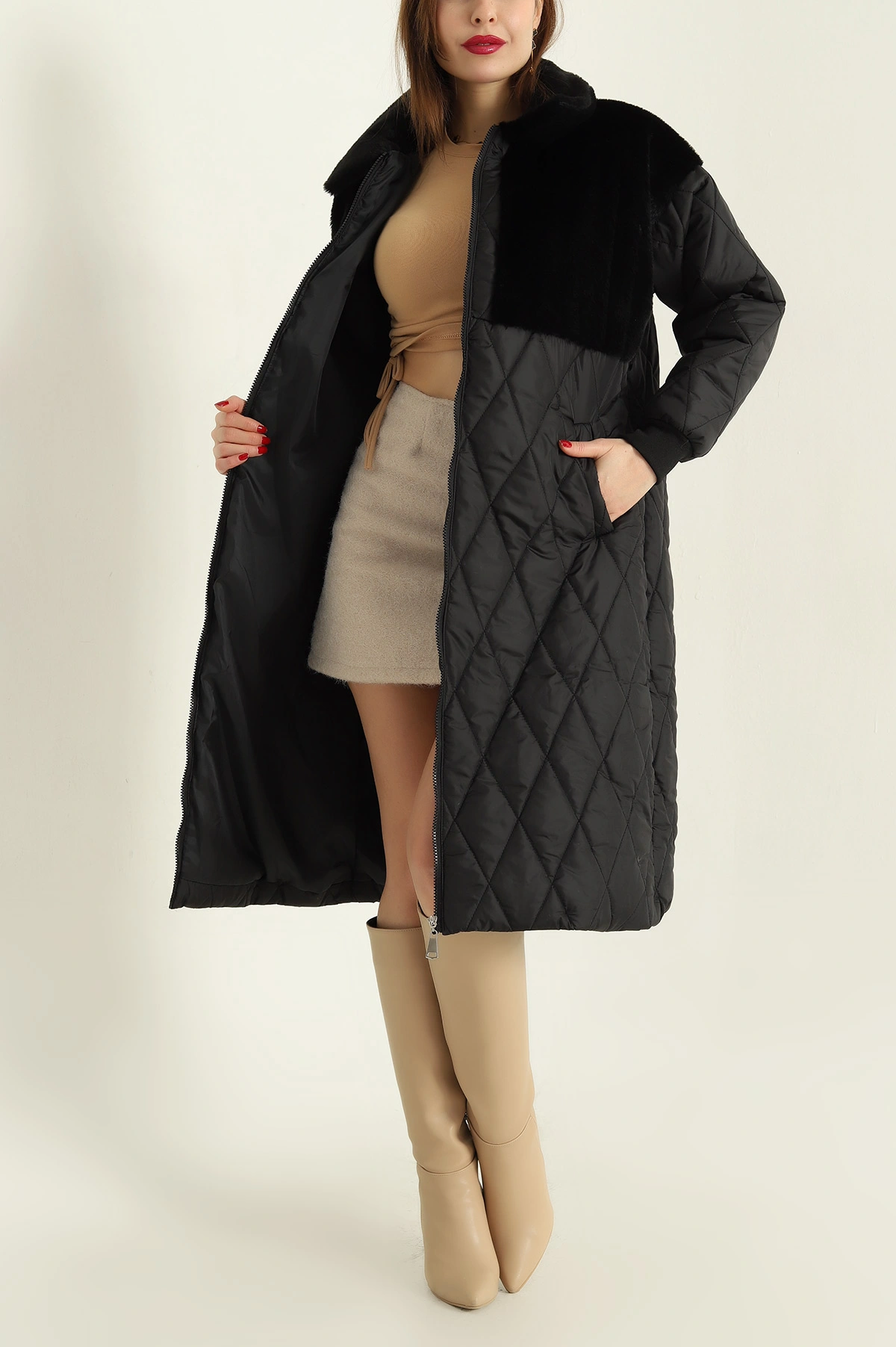 Siyah Kapitone Yaka Kürklü Bayan Mont 332526