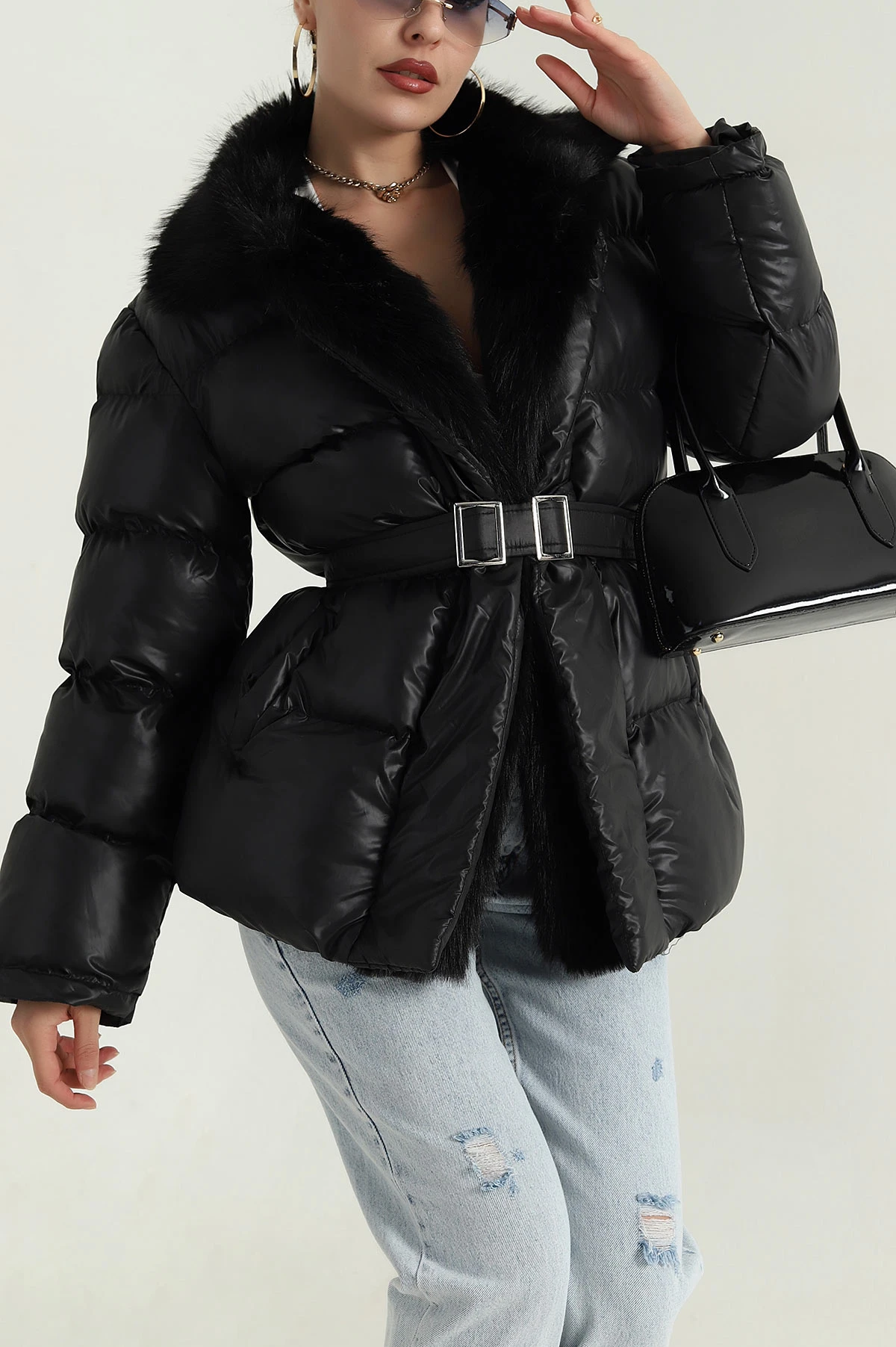 Siyah Kürklü Dolumlu Kadın Kaban 388535