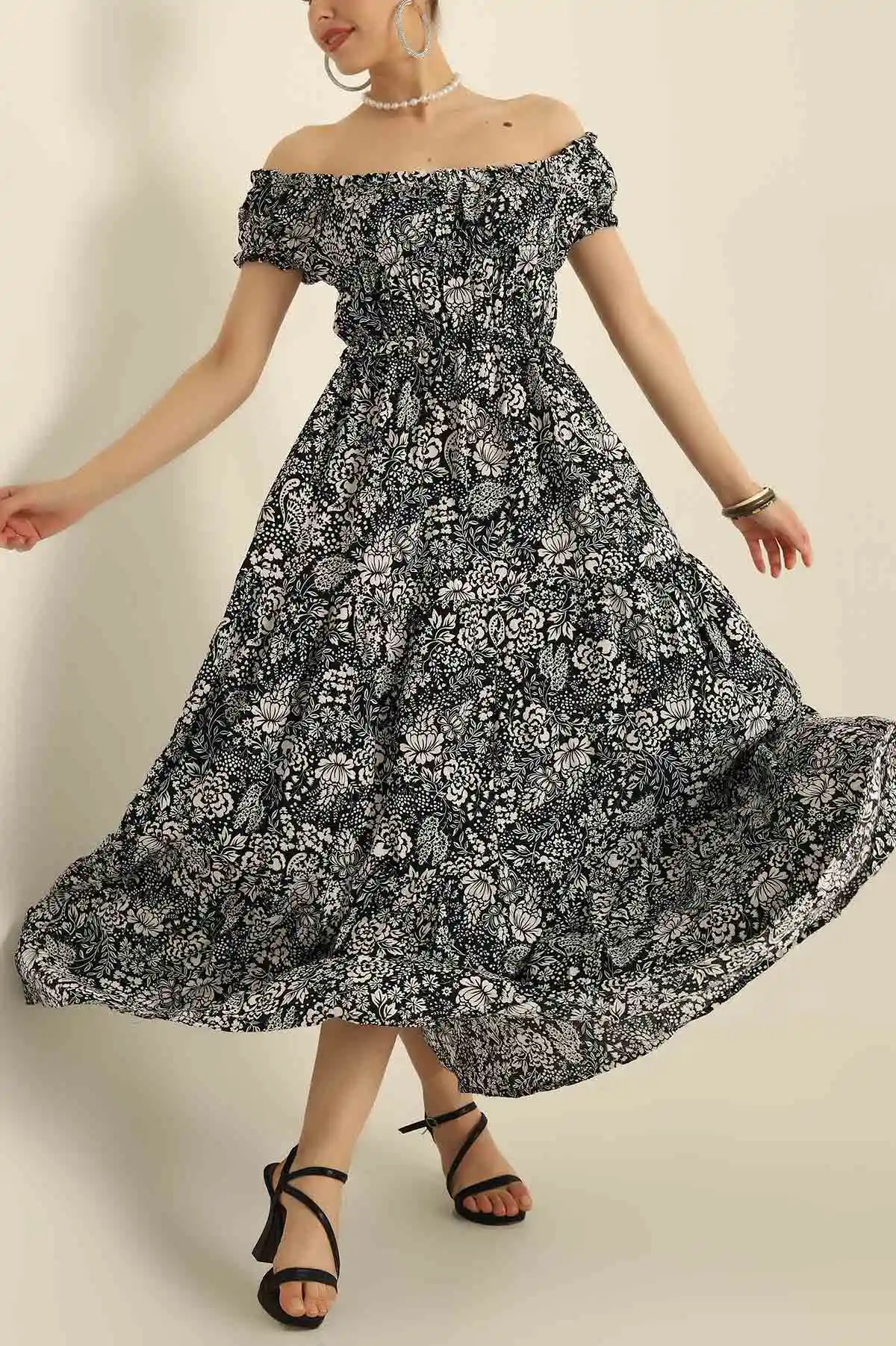 Siyah Madonna Yaka Desenli Dokuma Elbise 283135 | ModamızBir ...