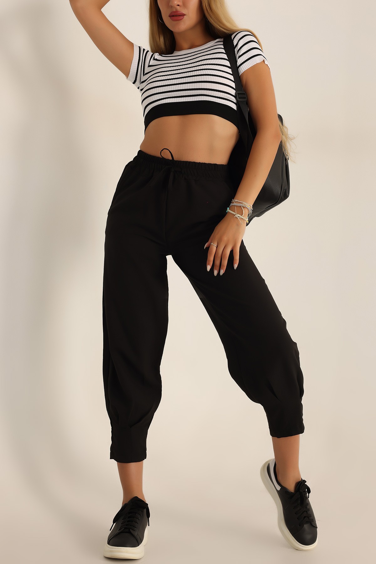 Siyah Paça Büzgülü Aerobin Pantolon 191310 | ModamızBir | Modamizbir.Com