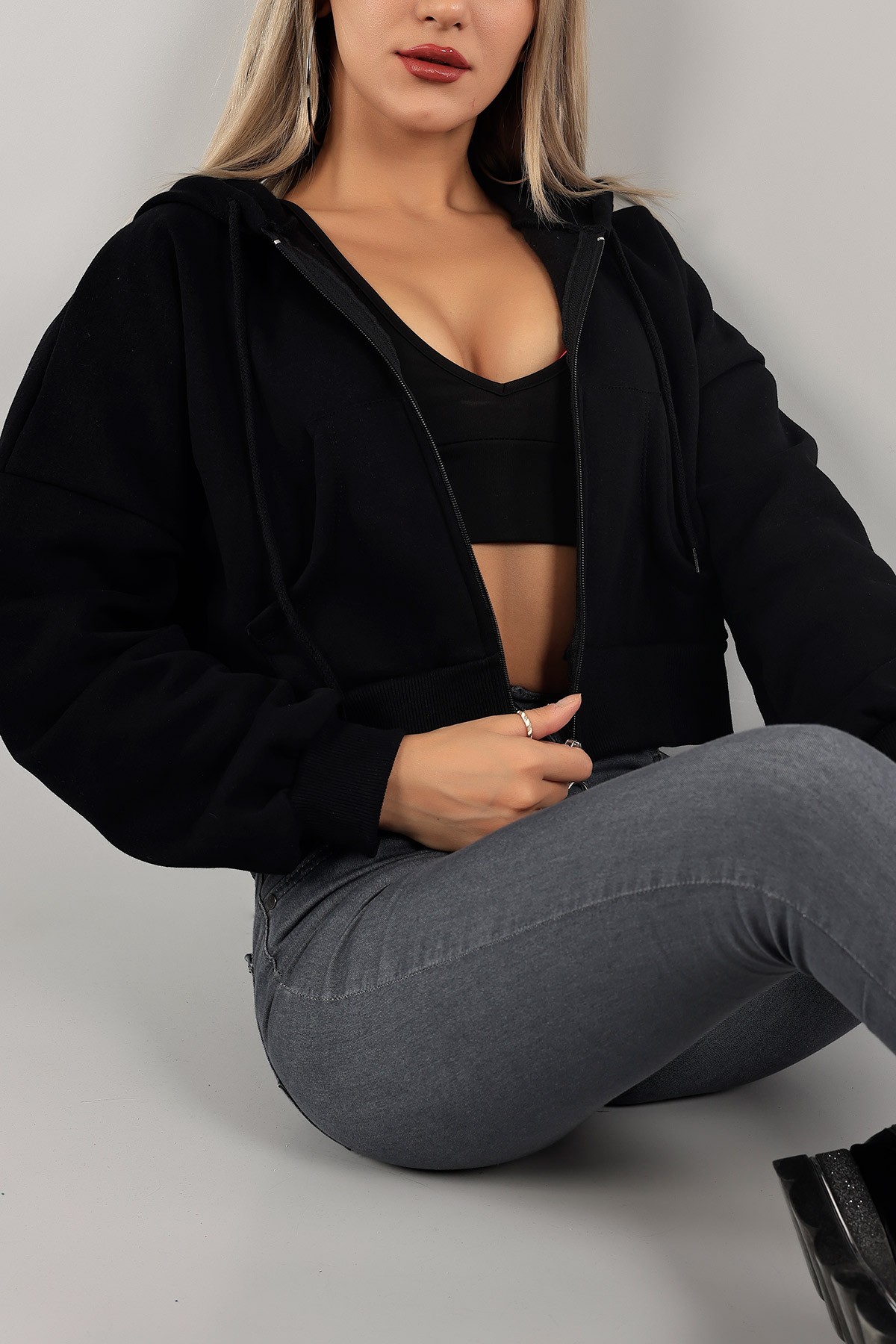 Siyah Şardonlu Fermuarlı Crop Sweat 135133 | ModamızBir | Modamizbir.Com