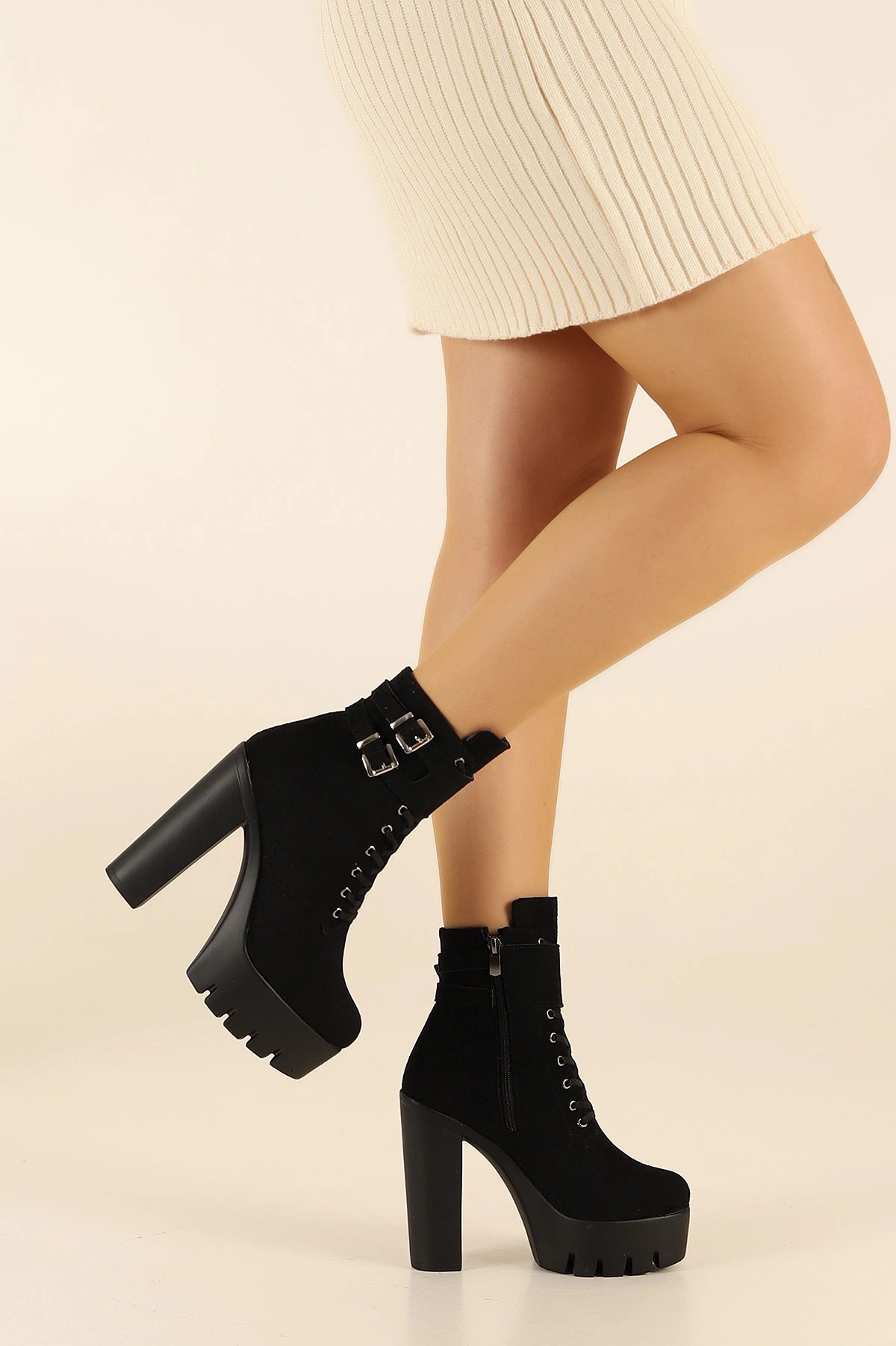 Siyah Süet Bağcıklı Fermuarlı Kemer Detaylı Platform Topuklu Kadın Bot ...