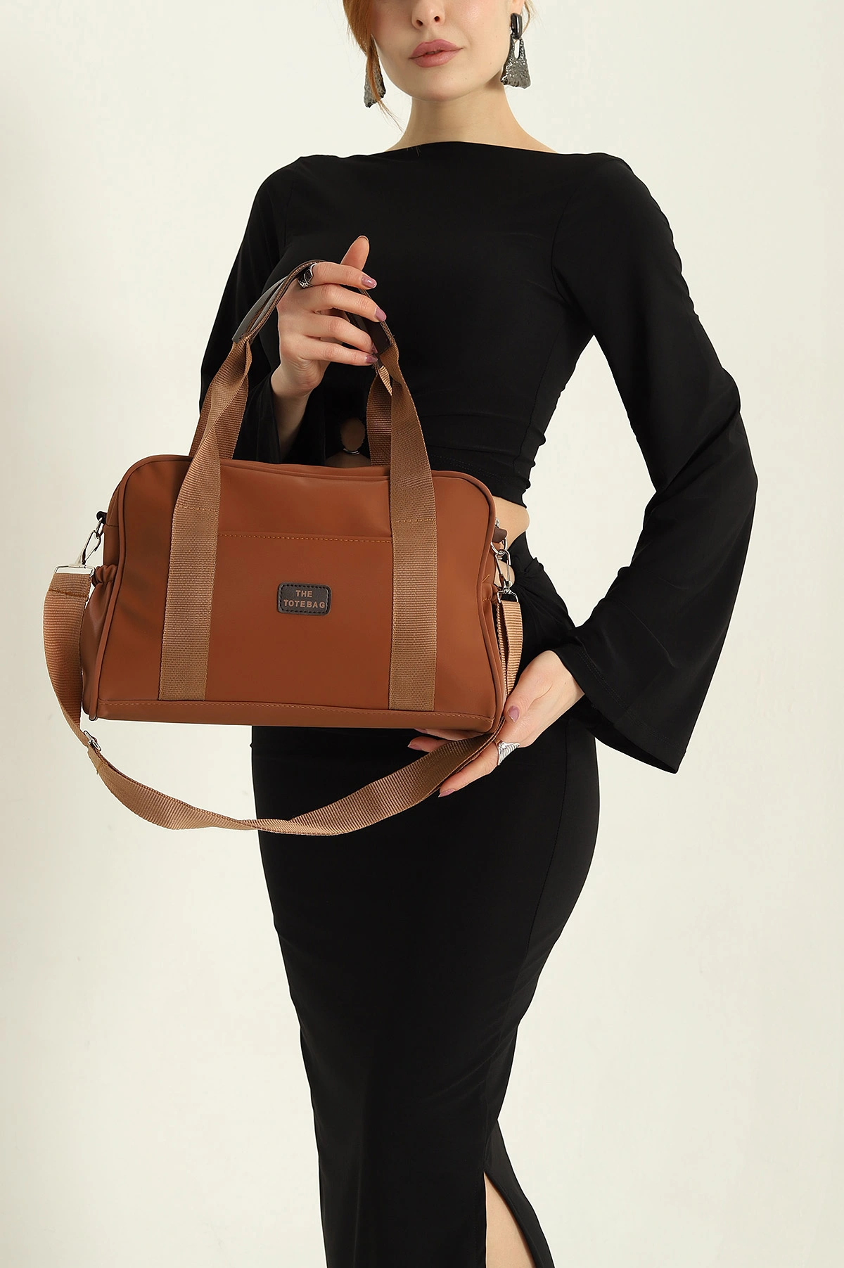 Taba Büyük Boy Fermuarlı Ön Cep Detaylı Kadın El Kol ve Omuz Çantası 332108