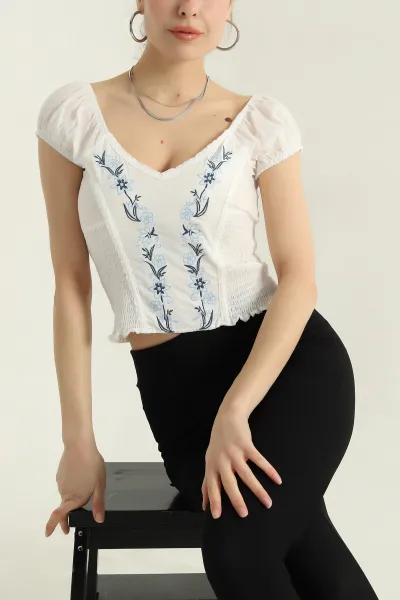 Beyaz Gipeli Nakış İşlemeli Kadın Bluz 360197