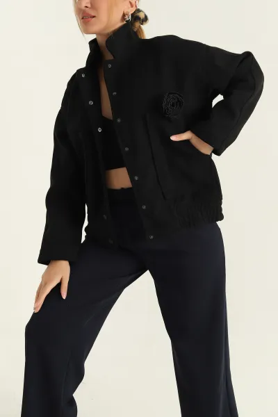 Siyah Gül Broşlu Astarlı Bayan Kaşe Mont 309619