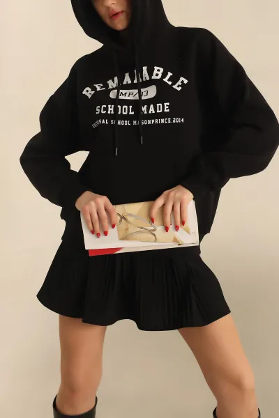 Siyah Şardonlu Baskılı Bayan Sweat 236928 | ModamızBir | Modamizbir.Com Siyah Şardonlu Baskılı Bayan Sweat 236928 | ModamızBir | Modamizbir.Com